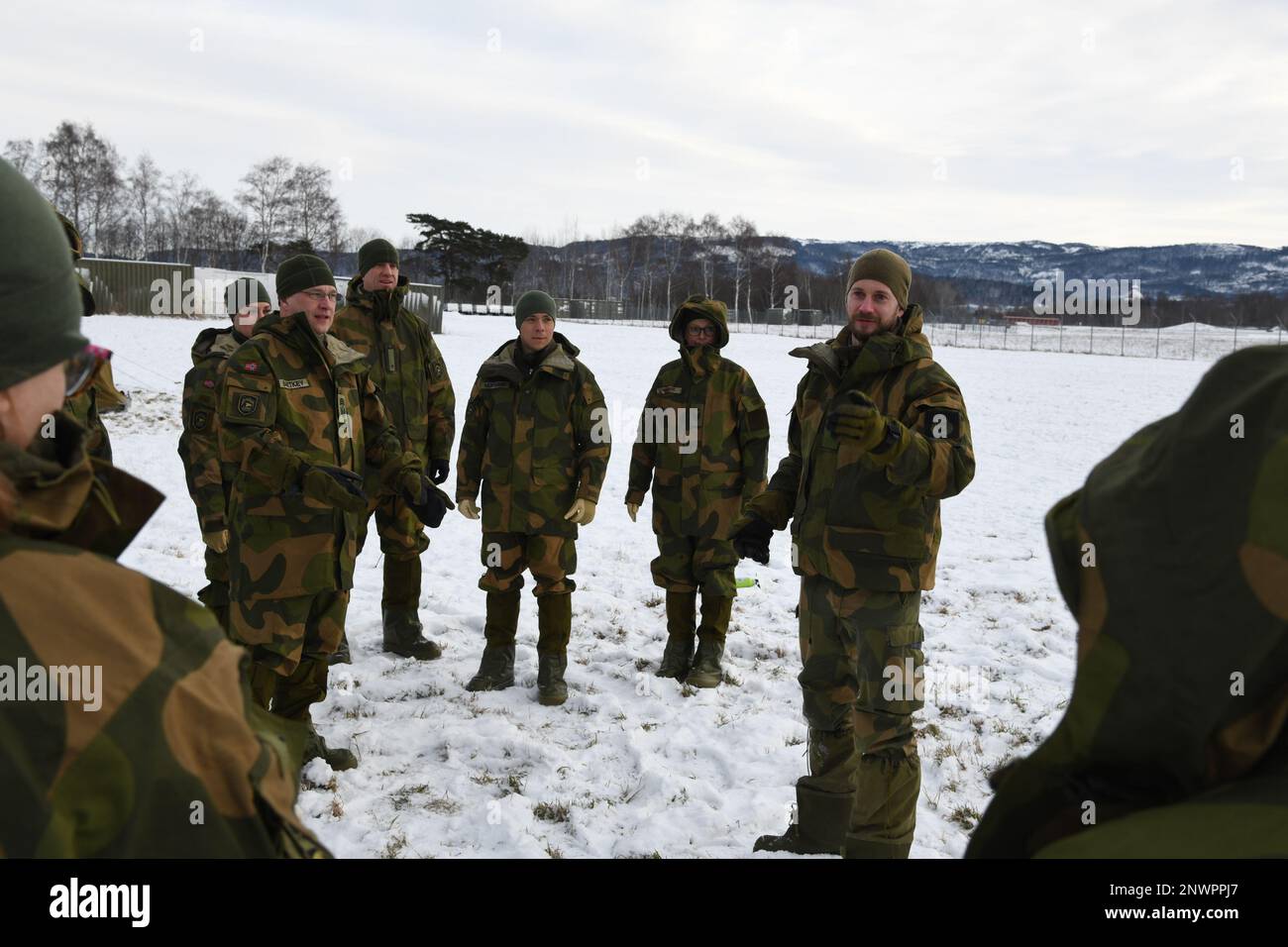 Two running soldiers hi-res stock photography and images - Alamy