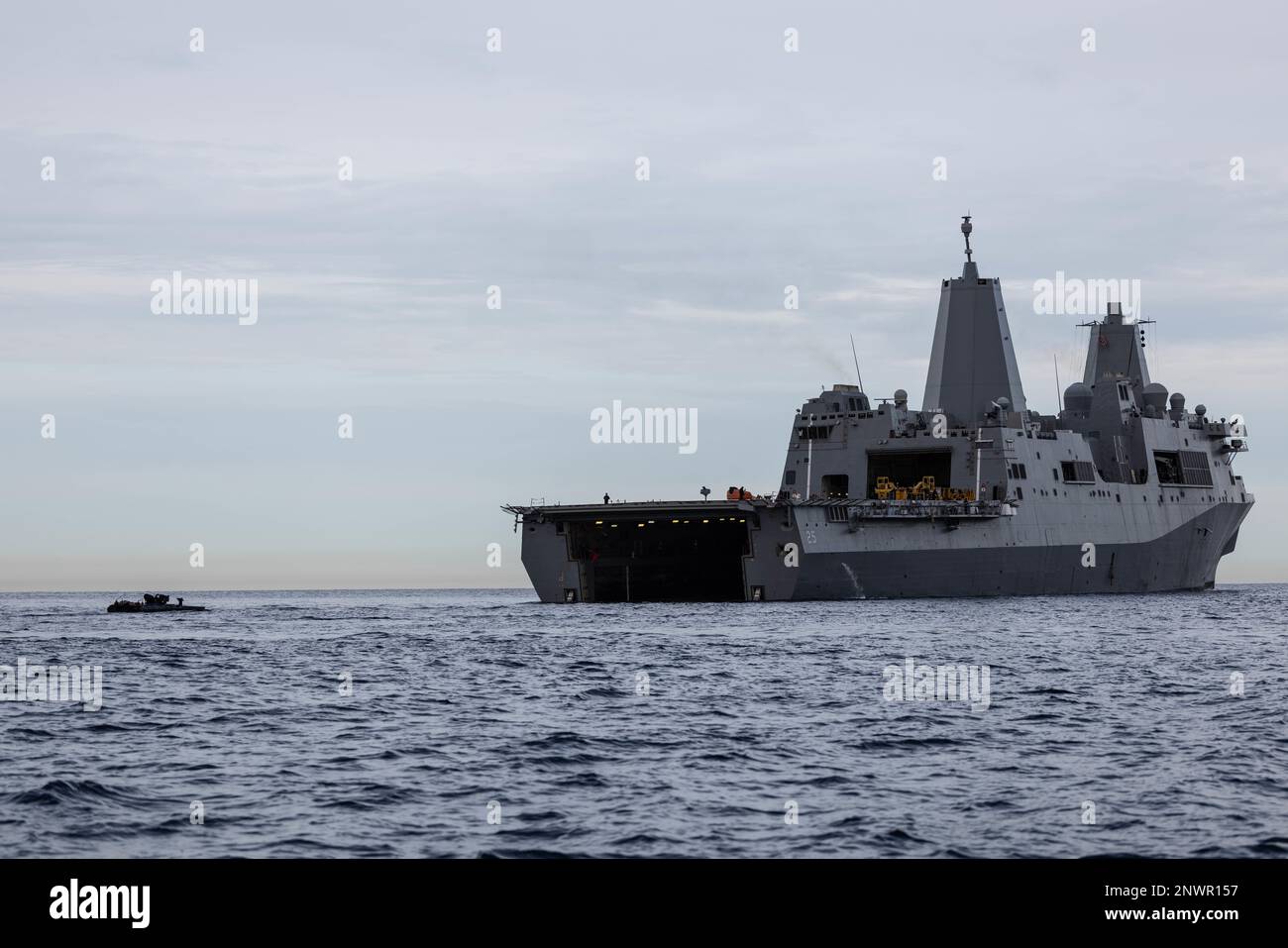 U.S. Marines with 3rd Assault Amphibian Battalion, 1st Marine Division ...