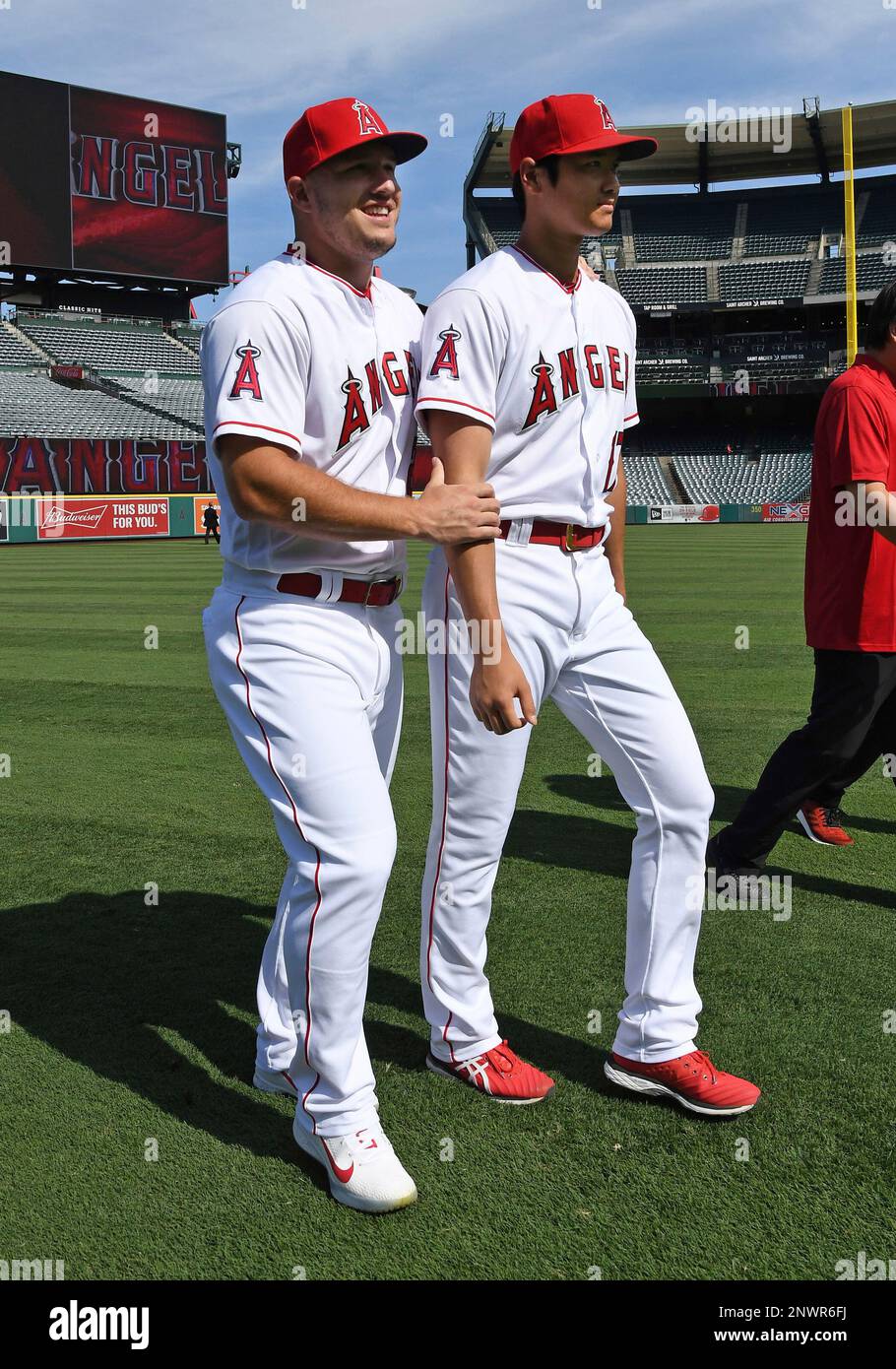 ANAHEIM, CA - AUGUST 28: Los Angeles Angels of Anaheim center fielder ...