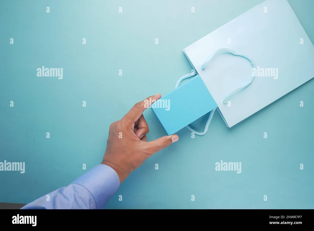 White box blue bow hi-res stock photography and images - Alamy