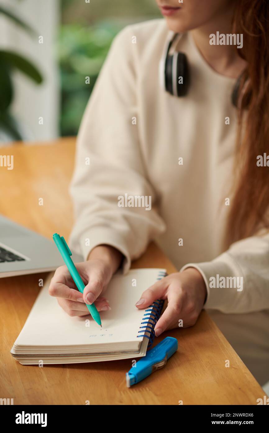 Student typing essay hi-res stock photography and images - Alamy