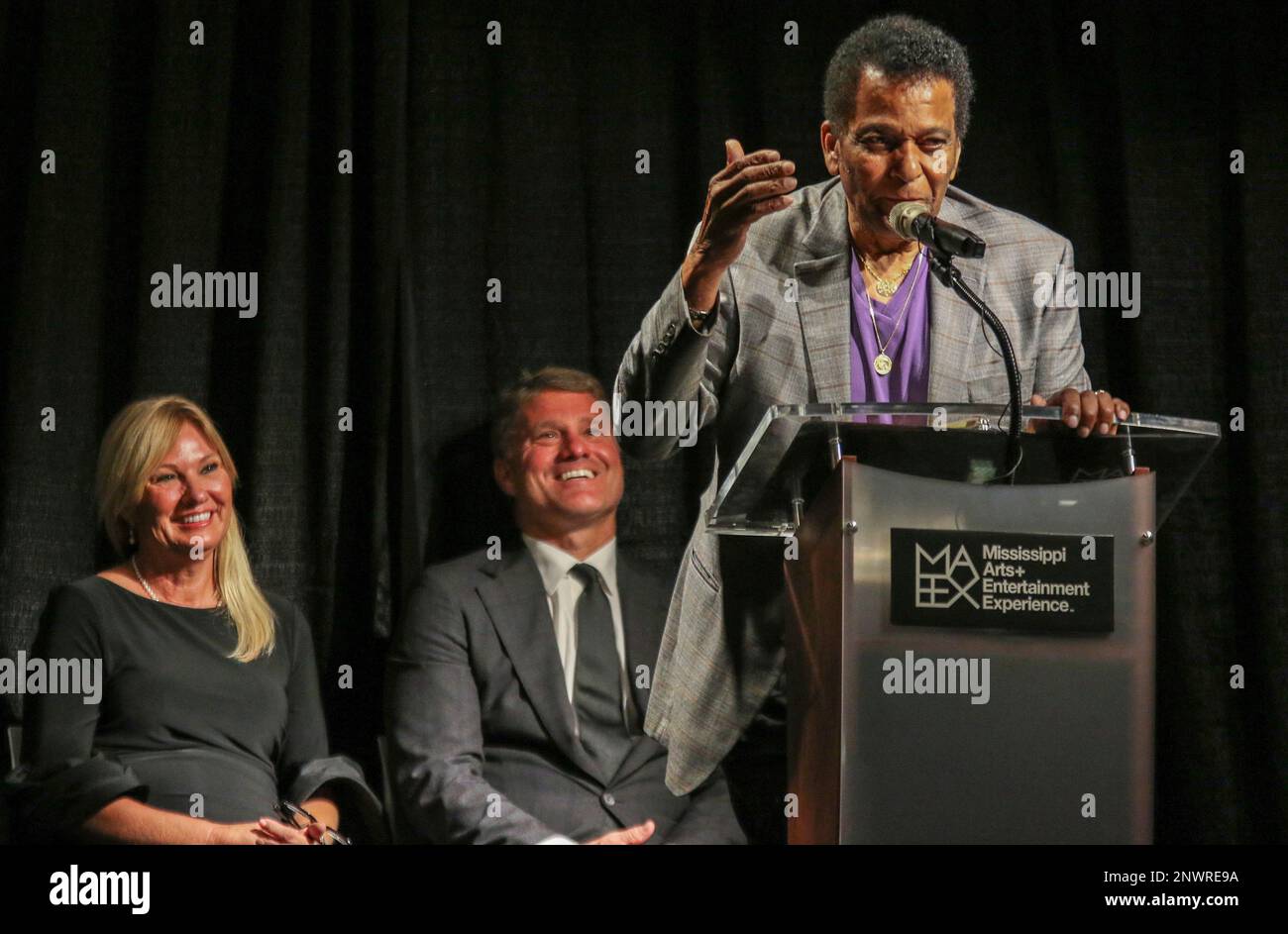 Country music star Charley Pride thanks the crowd after he was one of ...