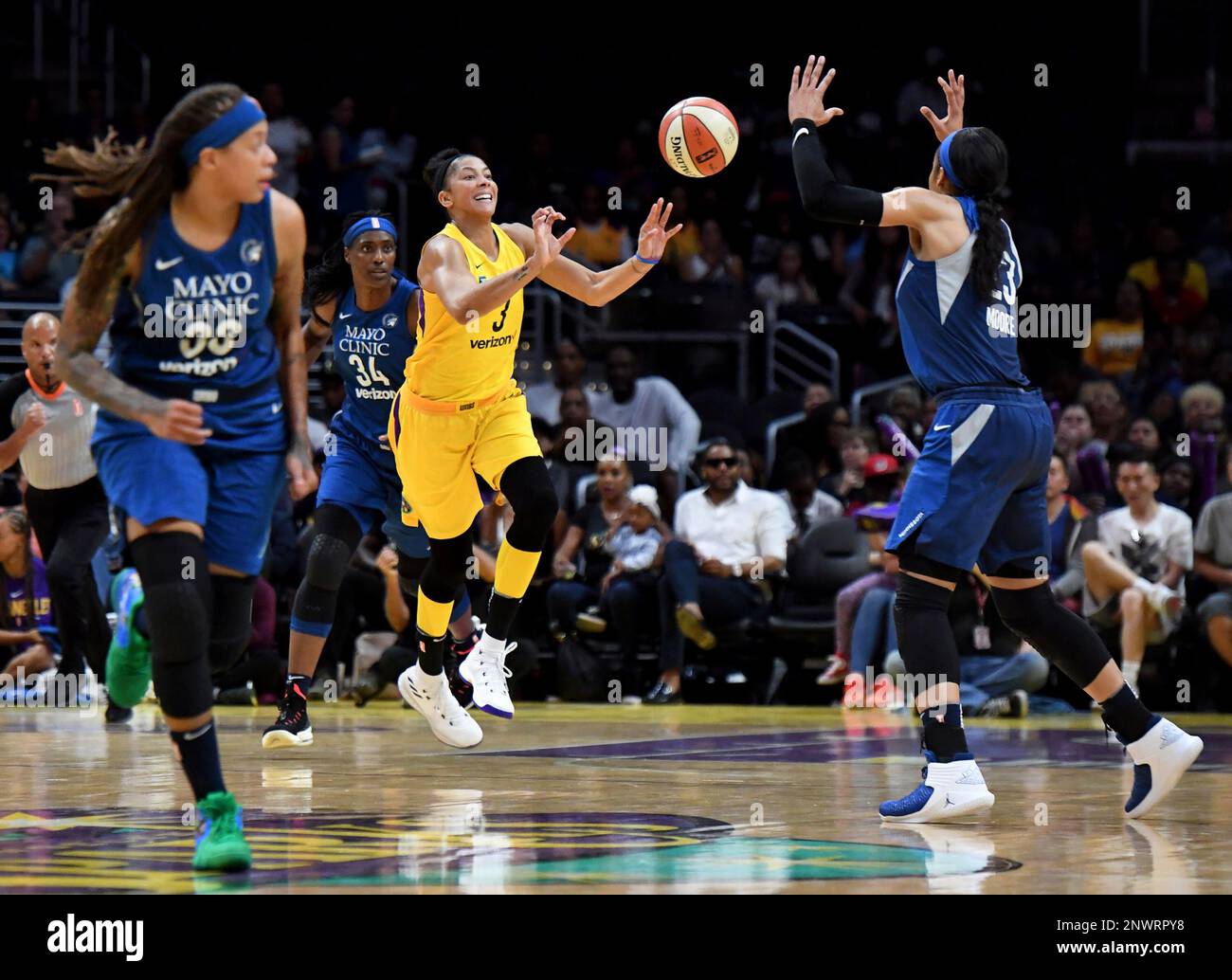 Los Angeles Sparks forward Candace Parker (3) passes against the ...
