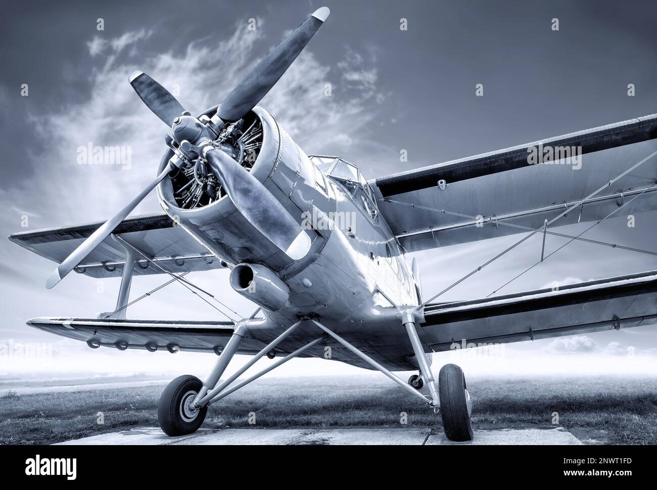 Old biplane hi-res stock photography and images - Alamy