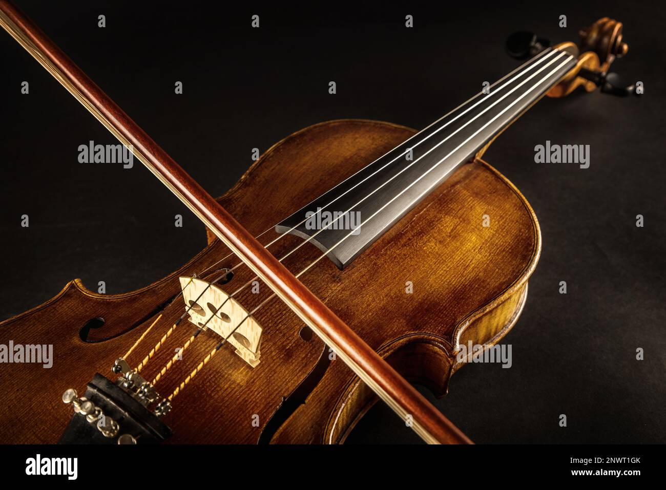 close up of a baroque violin and a bow Stock Photo - Alamy