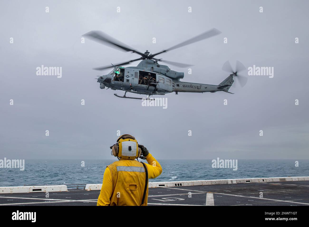 SOUTH CHINA SEA (Jan. 4, 2023) - U.S. Navy Aviation Boatswain’s Mate ...