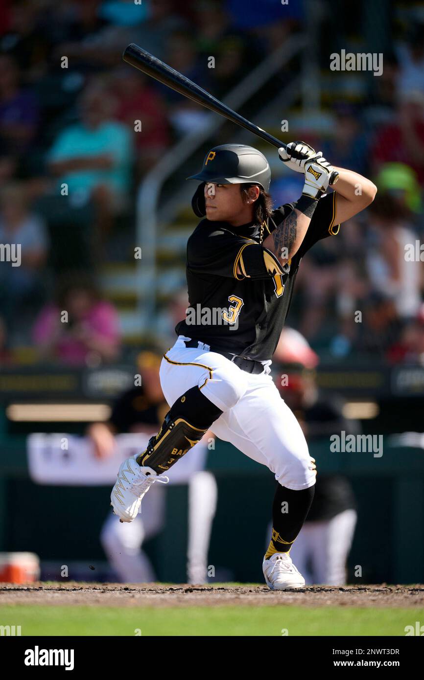 Pittsburgh Pirates Ji Hwan Bae (3) bats during a spring training ...