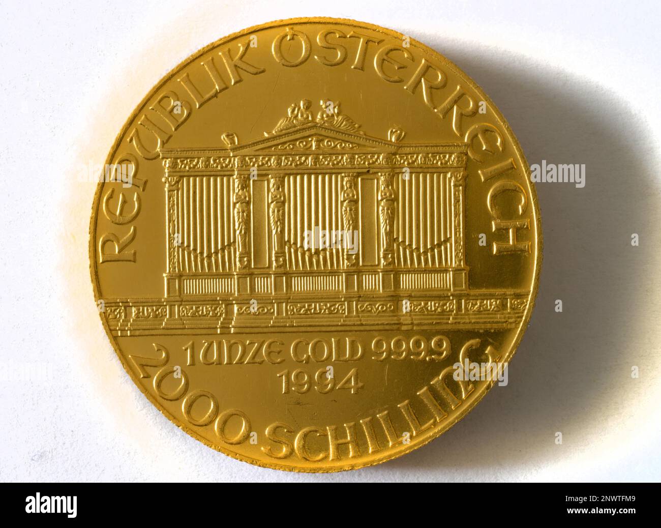 1 Ounce, Vienna Philharmonic, Gold Coin Stock Photo - Alamy