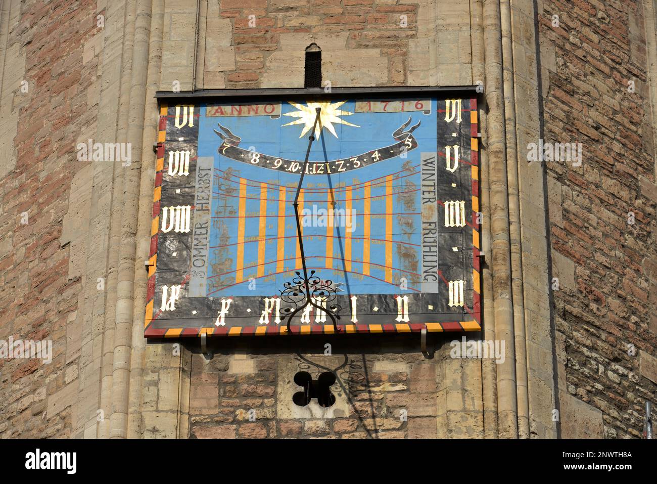 Sundial cathedral hi-res stock photography and images - Alamy