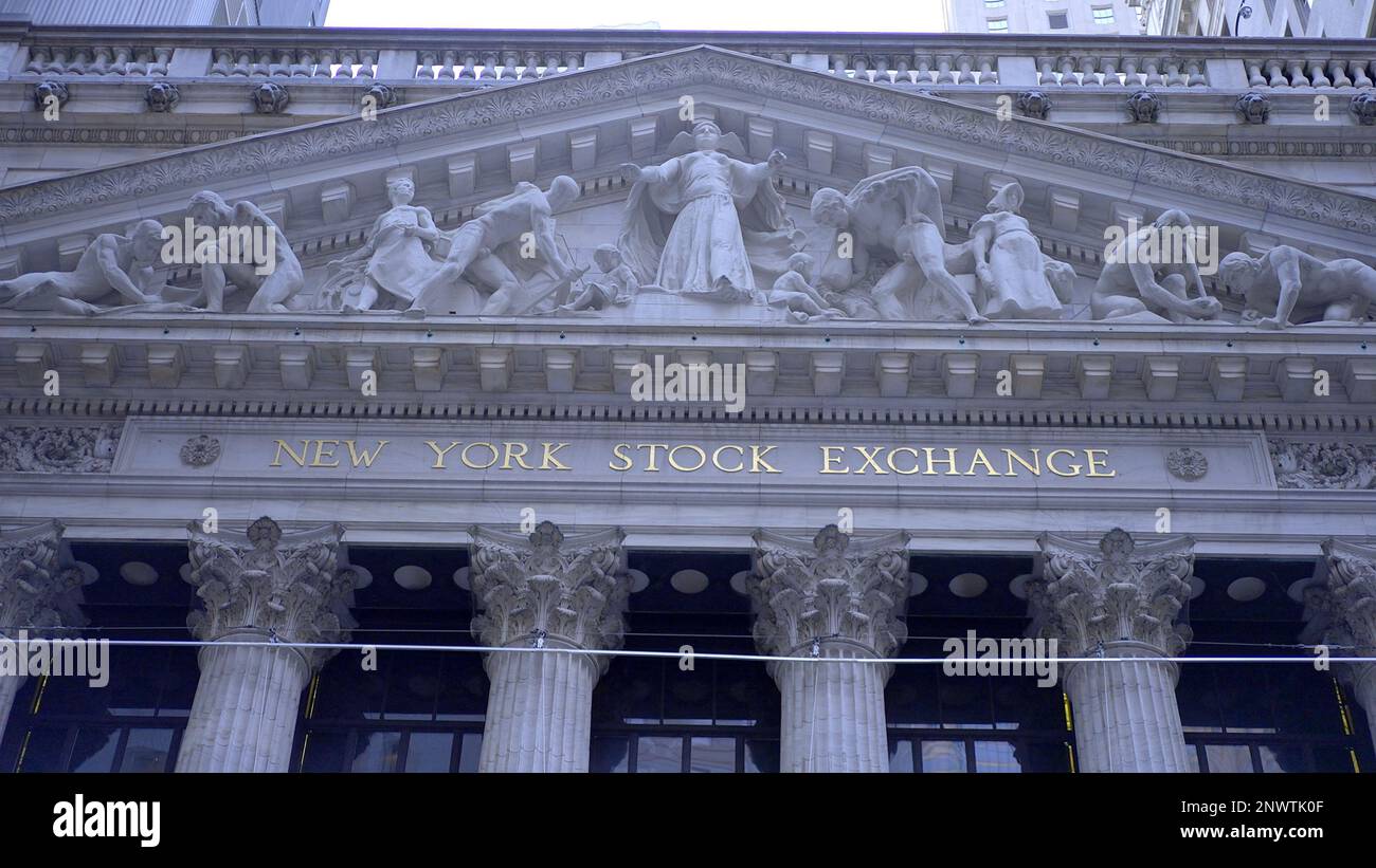 New york stock exchange quotes hi-res stock photography and images - Alamy