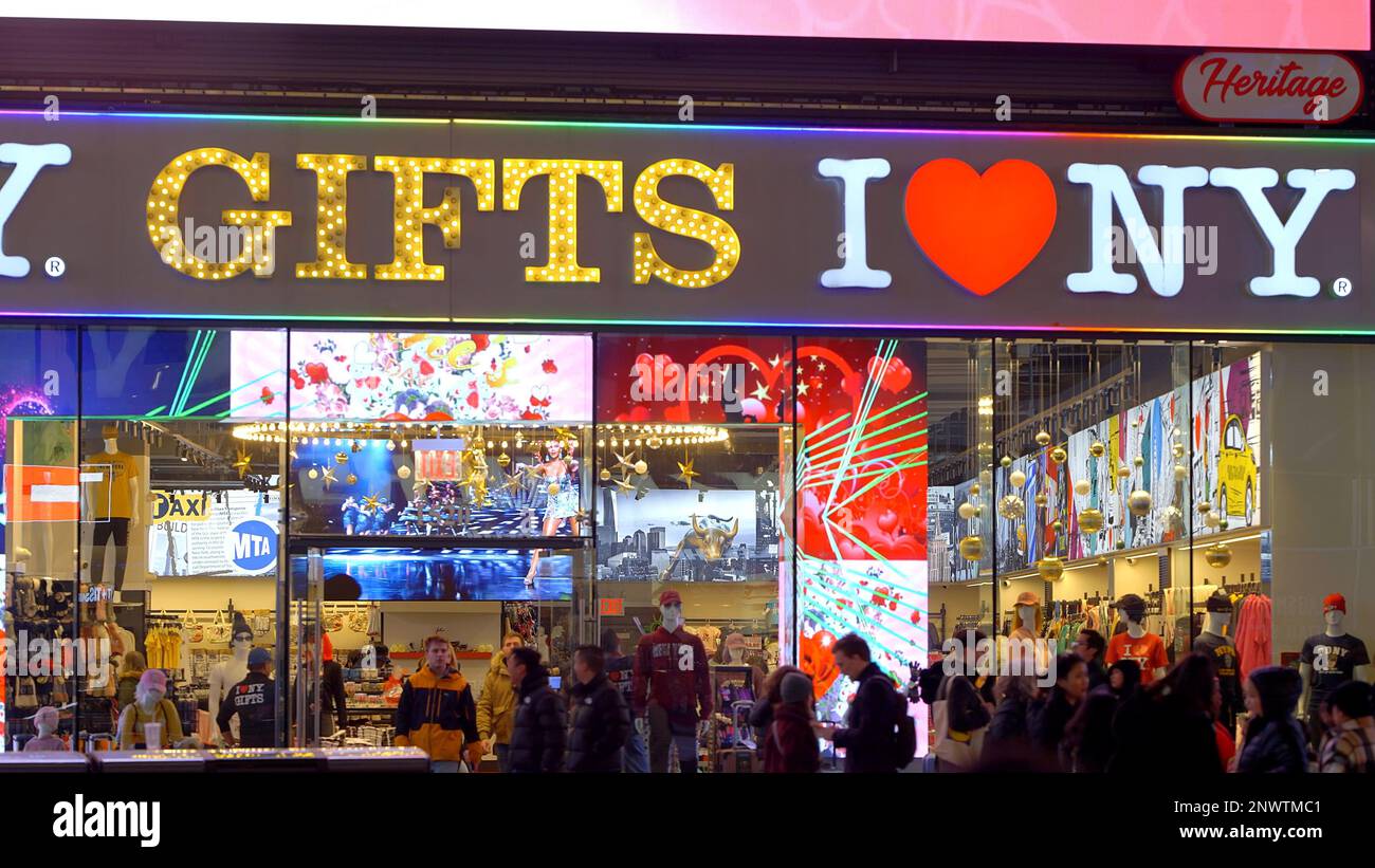I love New York Gift Store - NEW YORK CITY, USA - FEBRUARY 14, 2023 ...