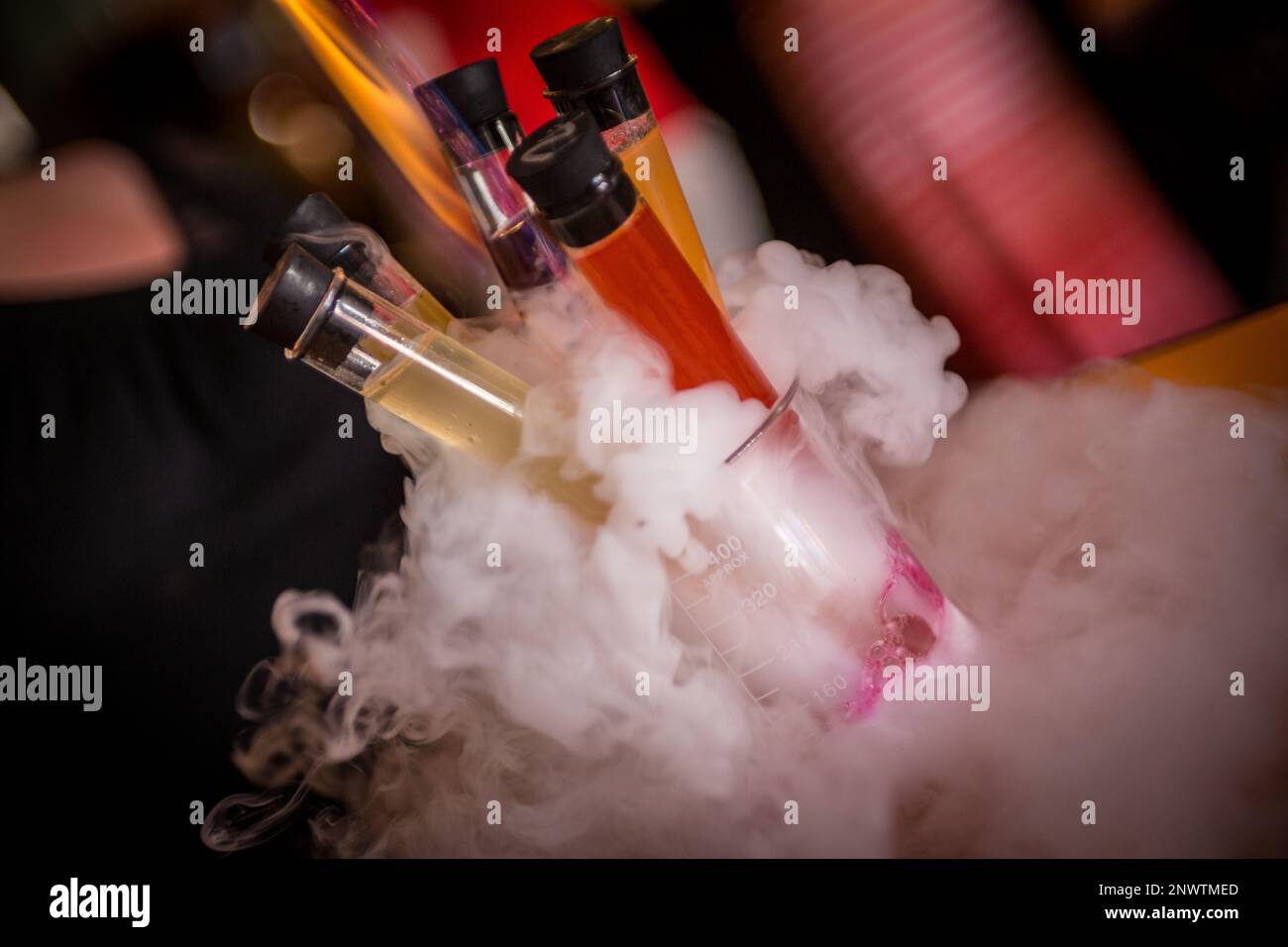 Science experiment with dry ice hi-res stock photography and images - Alamy