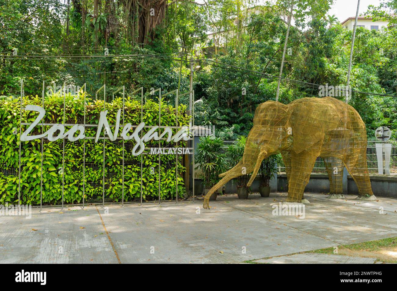 Zoo negara kuala lumpur malaysia hi-res stock photography and images ...