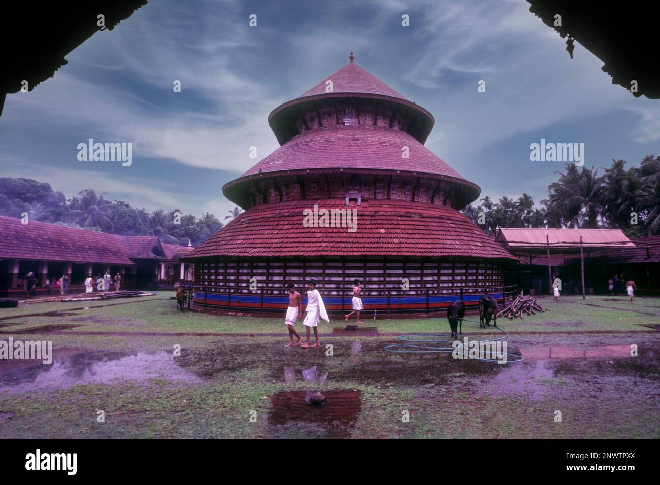Madhur temple hi-res stock photography and images - Alamy