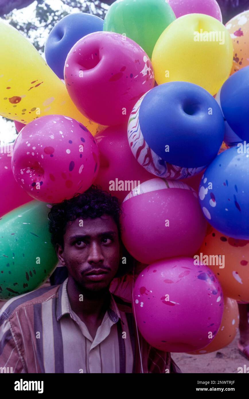 Balloon seller hi-res stock photography and images - Alamy