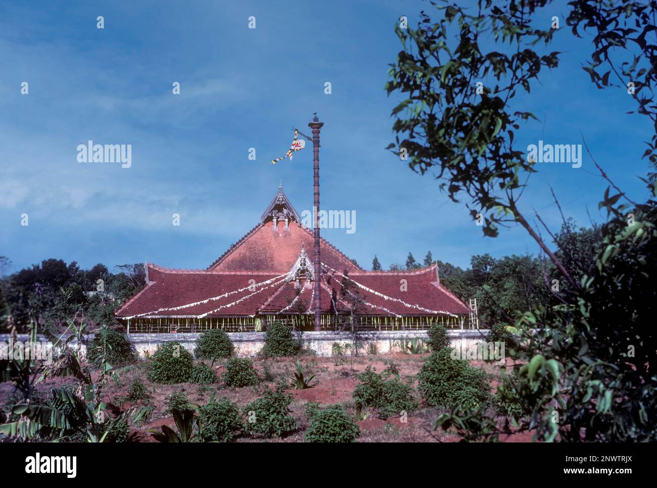 Koothambalam or temple theatre in Kerala Kalamandalam, Cheruthuruthy ...