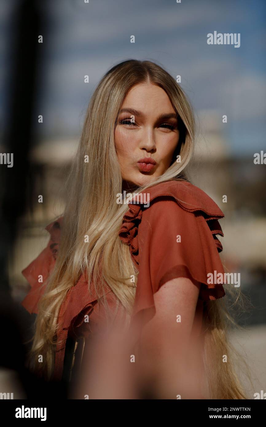 Street Style Romee Strijd Arriving At Dior Fall Winter 2023 2024 Show