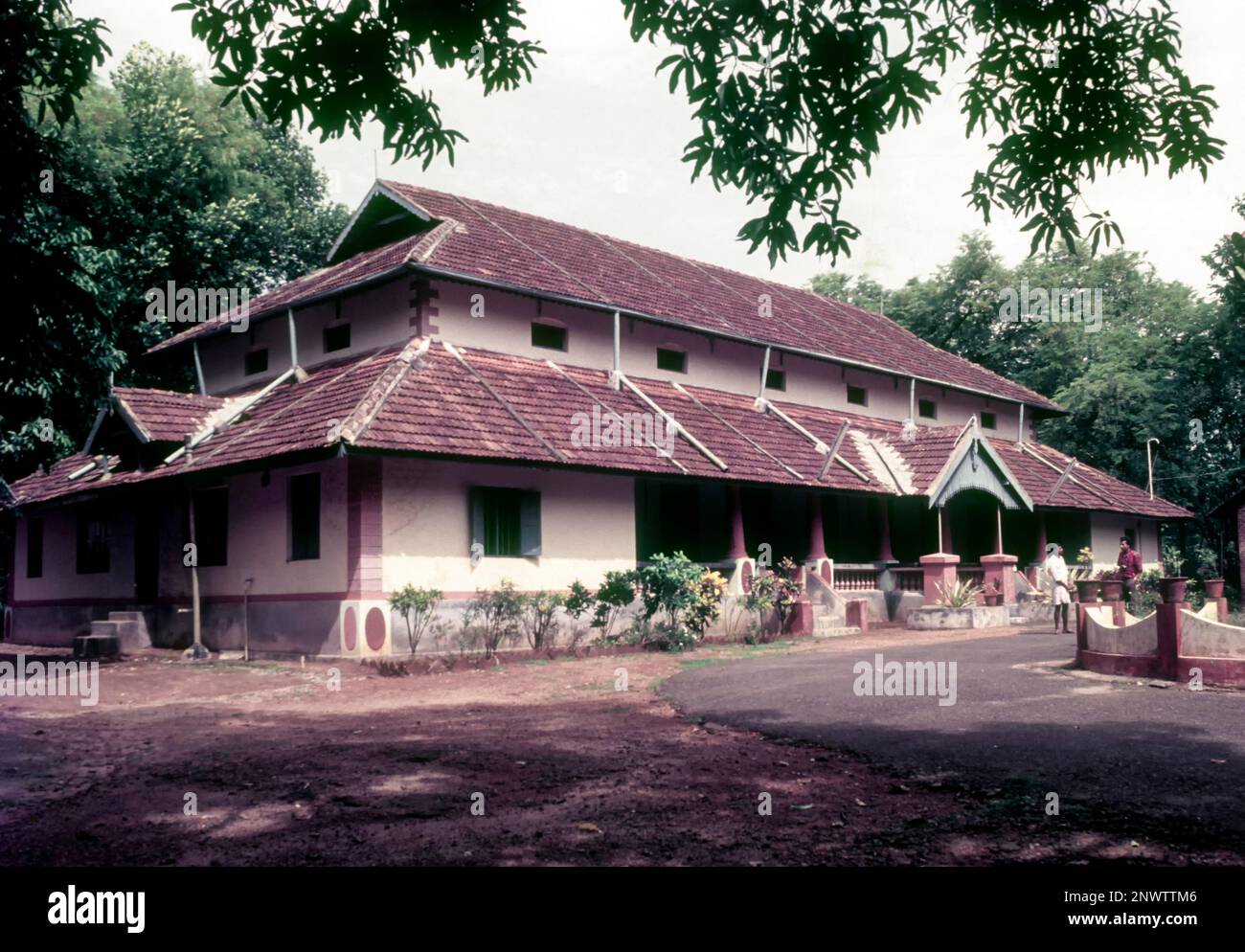 Old Kerala Kalamandalam building first revivalist dance school in India ...