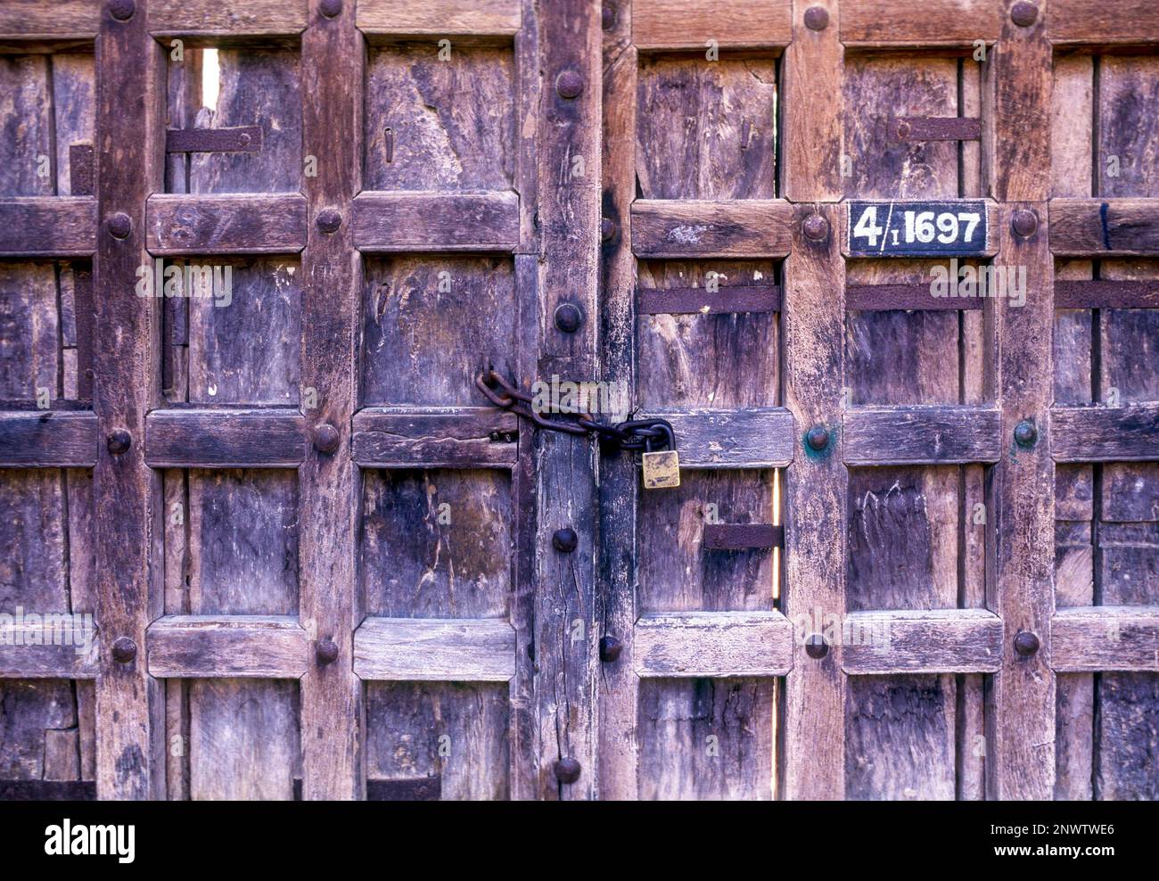 Indian old door hi-res stock photography and images - Alamy