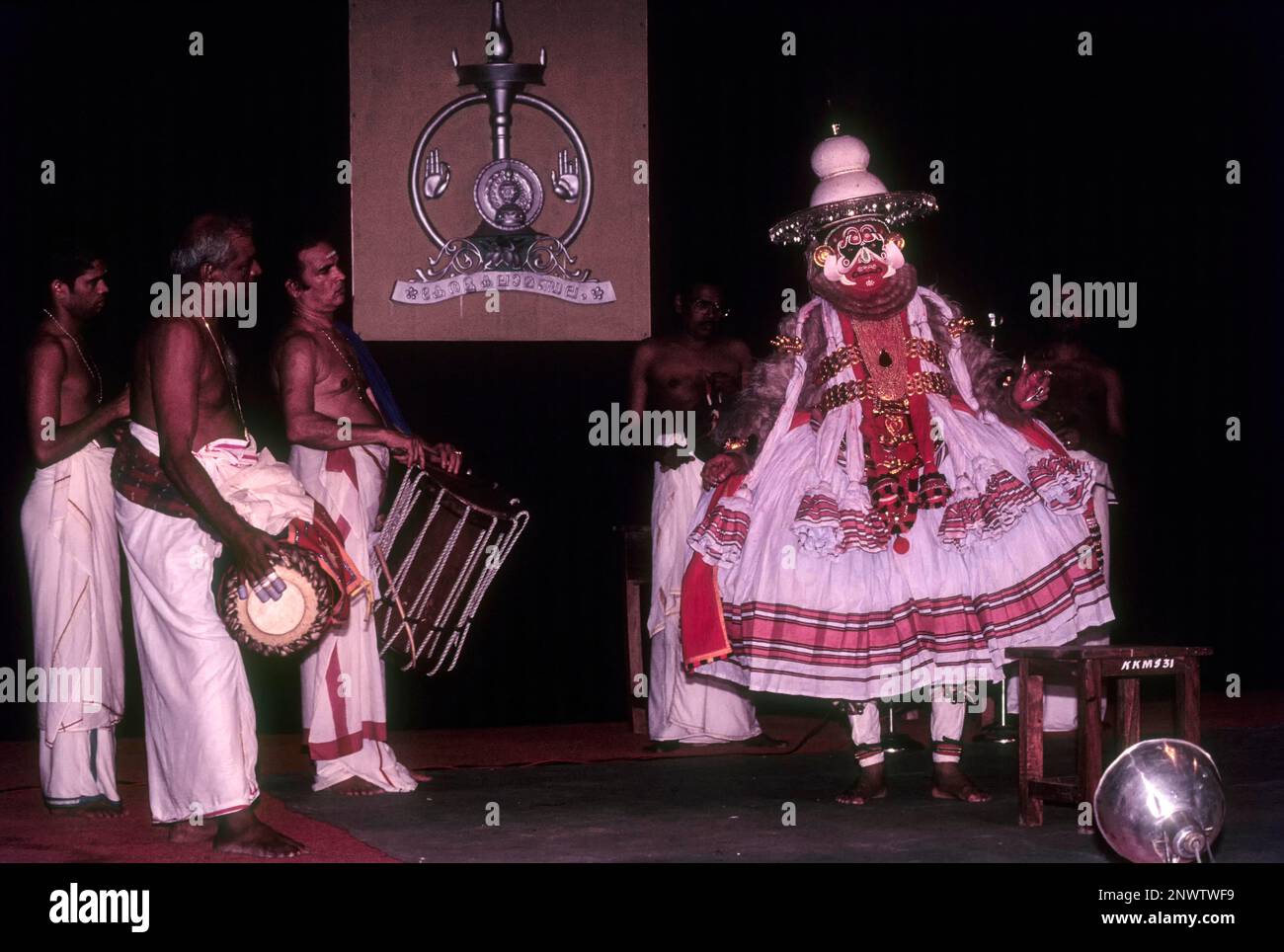 Hanuman in Kathakali Kalyana Sougandhikam story in Kerala Kalamandalam ...