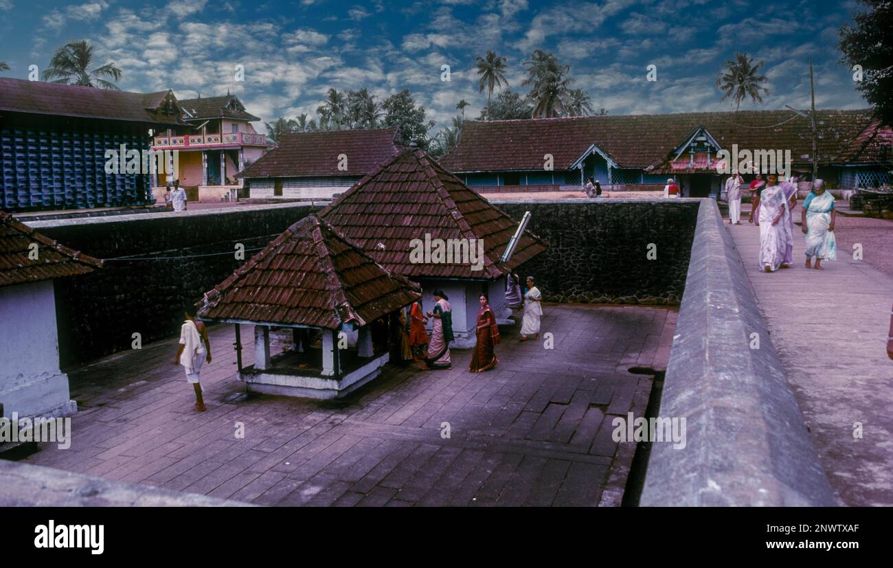 Parthasarathy Krishna temple, typical Kerala temple in Aranmula, Kerala ...