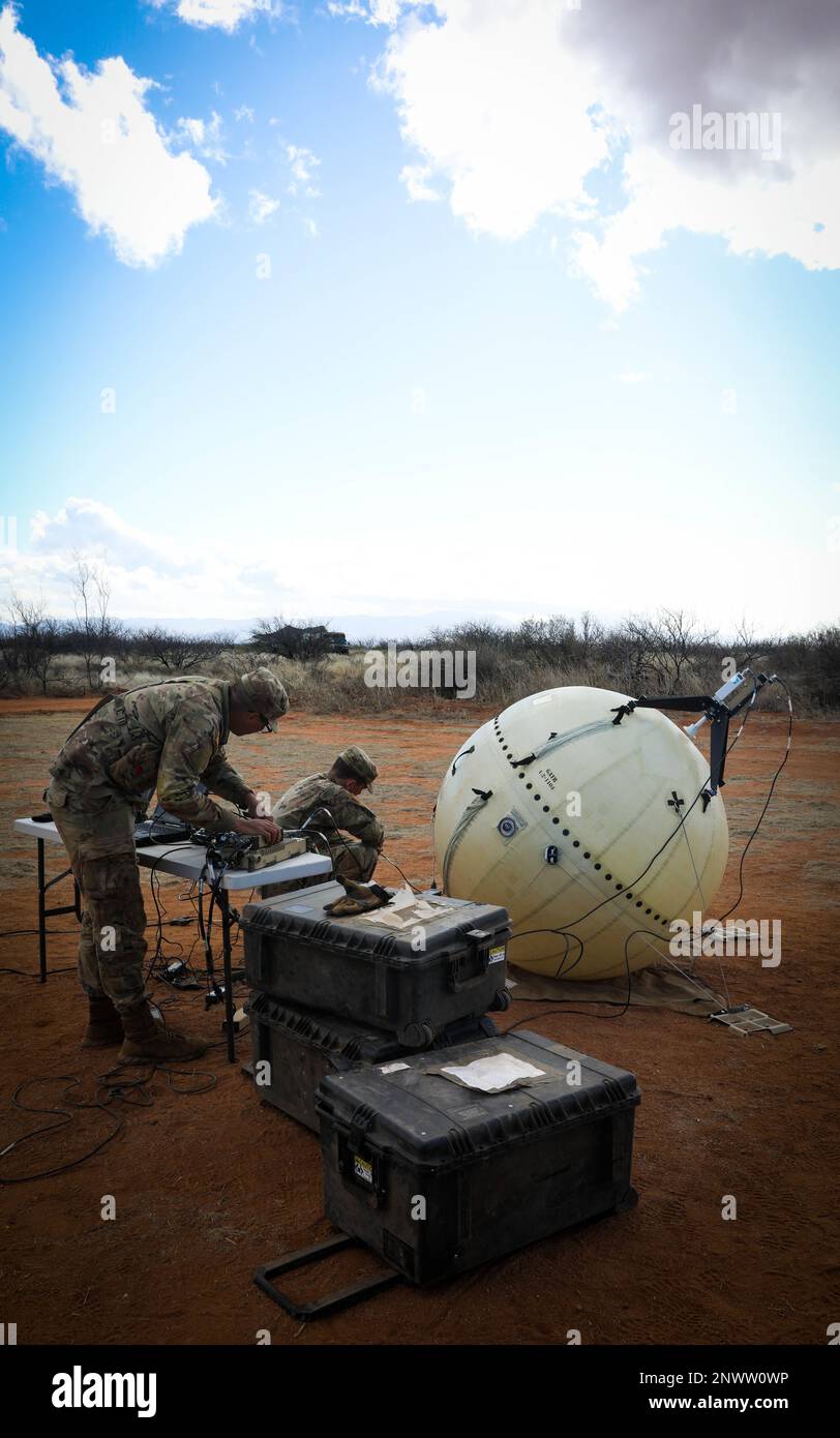 Soldiers with the 1st Multi-Domain Effects Battalion train on the 1st ...