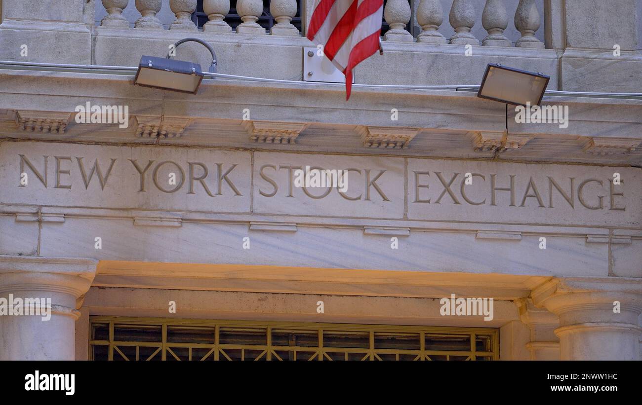 New york stock exchange quotes hi-res stock photography and images - Alamy