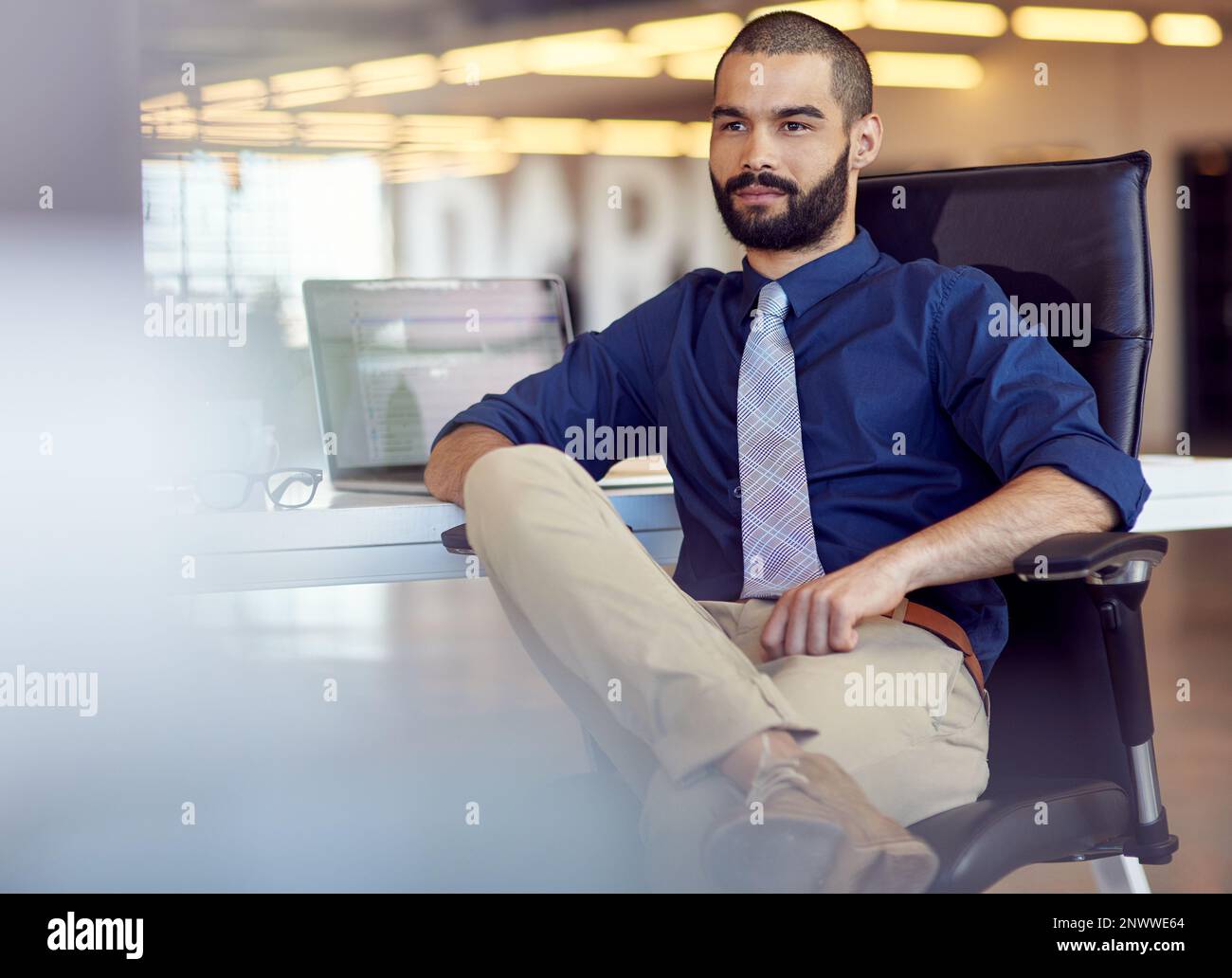 Man weighing up options hi-res stock photography and images - Alamy