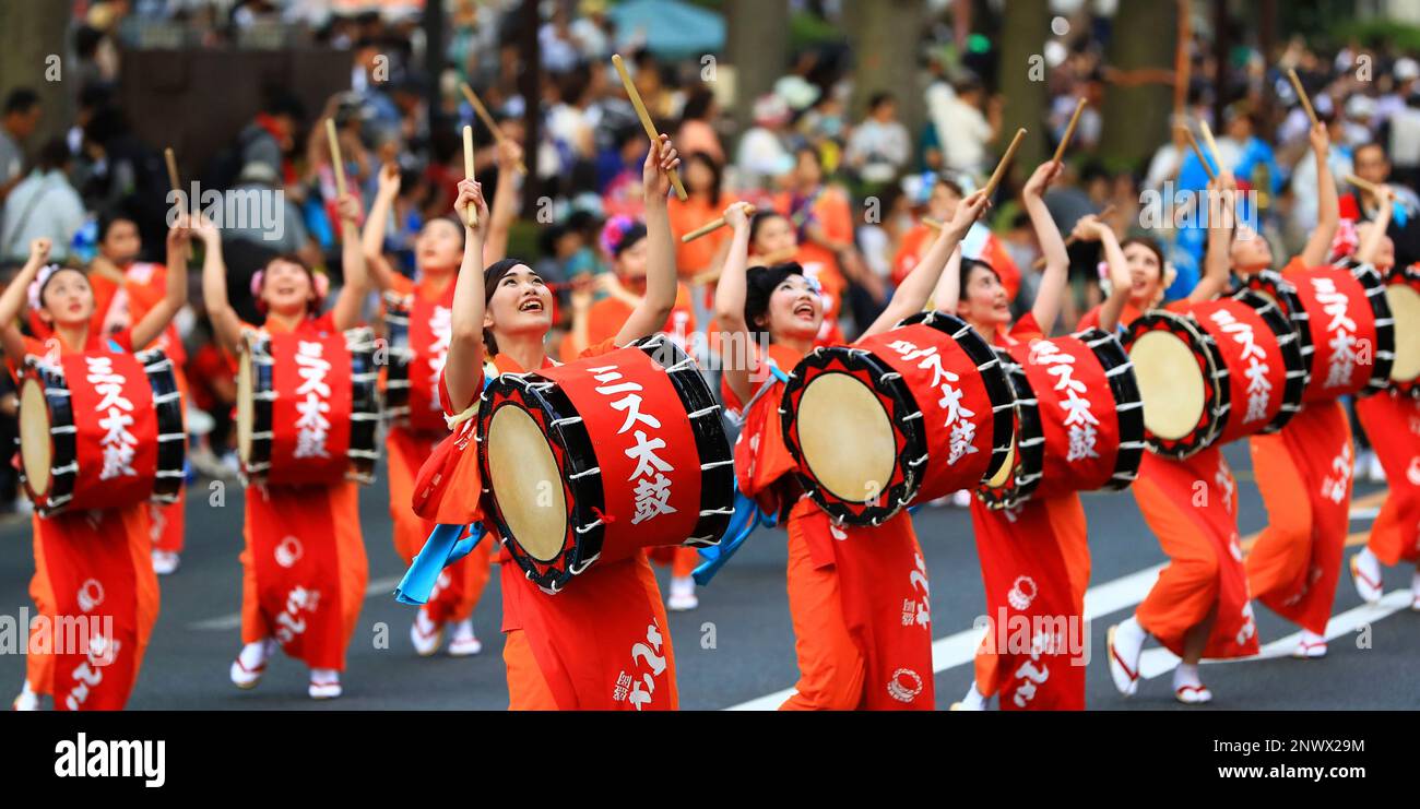 Female taiko drummers who wear a yukata (Japanese traditional summer ...