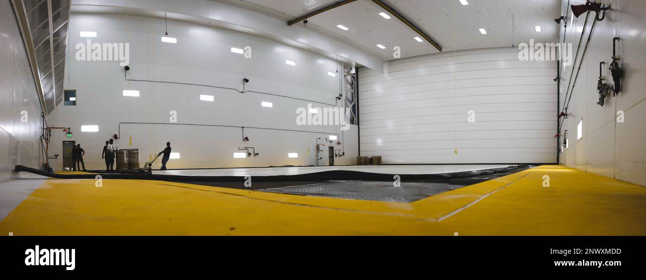 Paint hangar hi-res stock photography and images - Alamy