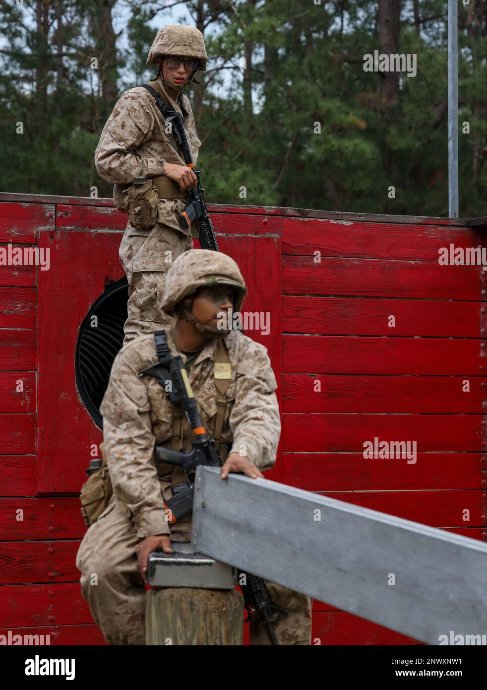 Recruits with Fox Company, 2nd Recruit Training Battalion, tackle the ...