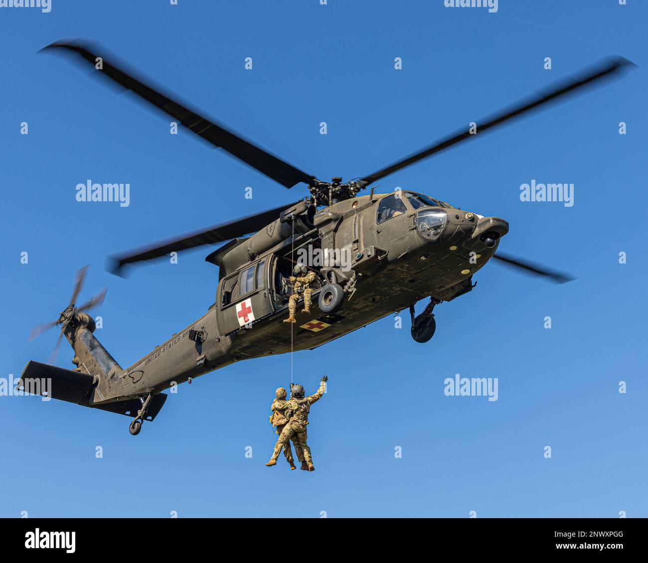 U.S. Army Soldiers from 3rd Battalion, 25th Aviation Regiment conduct ...