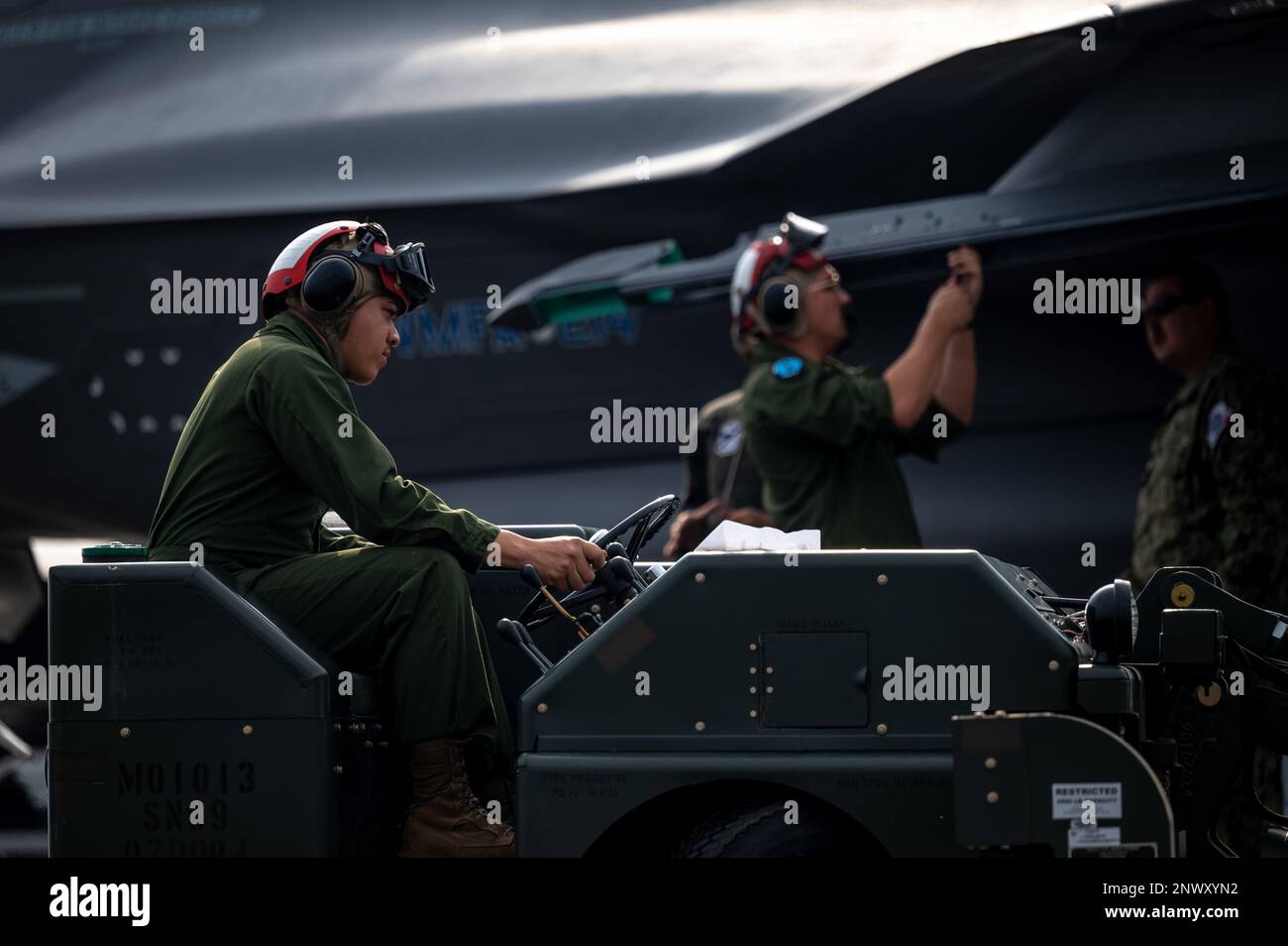 Mhu 83 bomb lift truck hi-res stock photography and images - Alamy