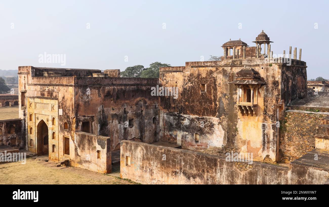 Ruined fort palace hi-res stock photography and images - Alamy