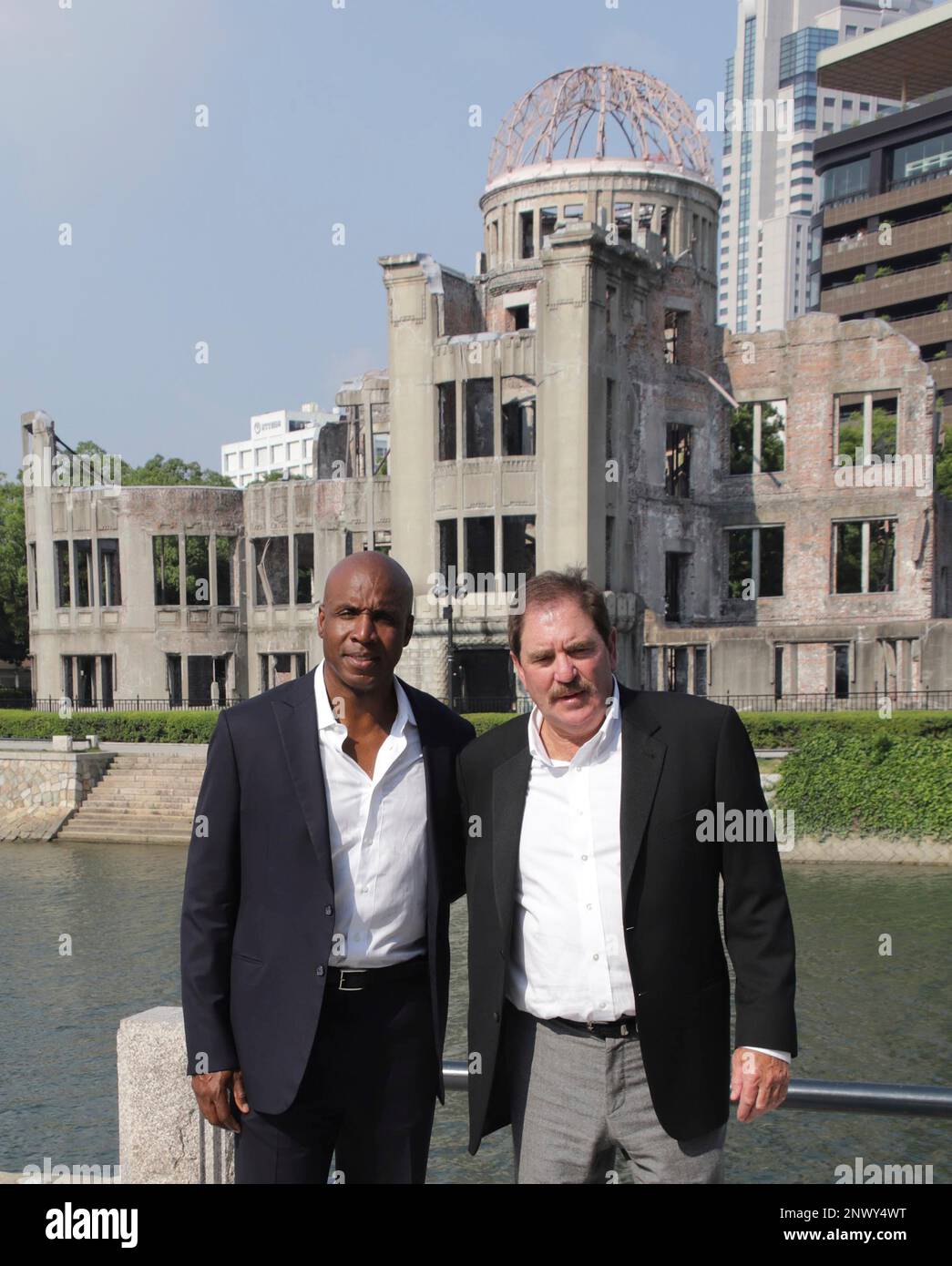 Barry Lamar Bonds, an American former professional baseball player ...