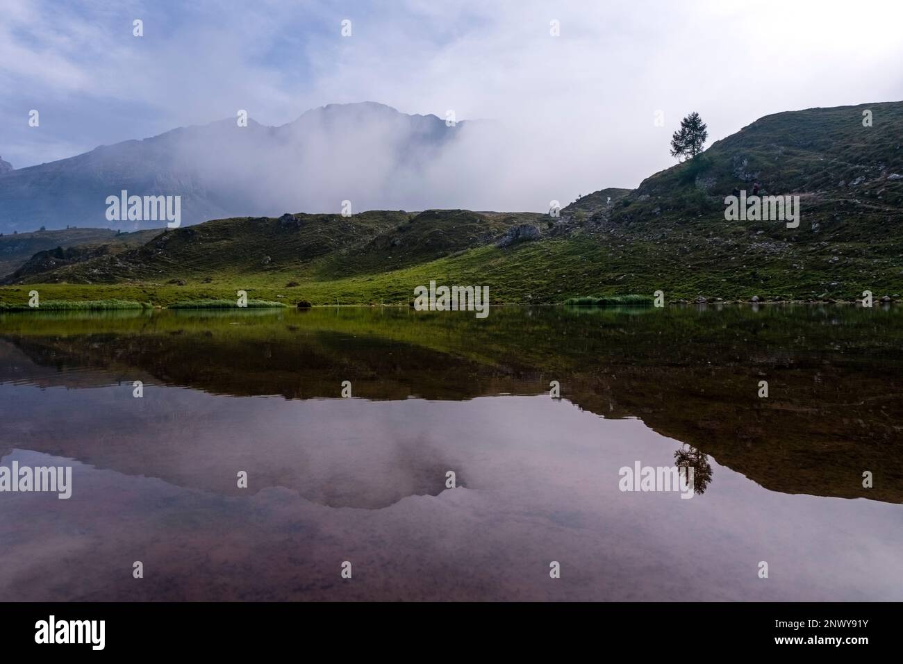 Lago spinale hi-res stock photography and images - Alamy