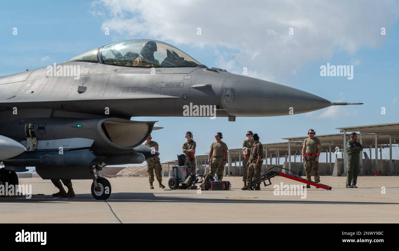 U.S. Air Force Airmen assigned to the 77th Expeditionary Fighter ...