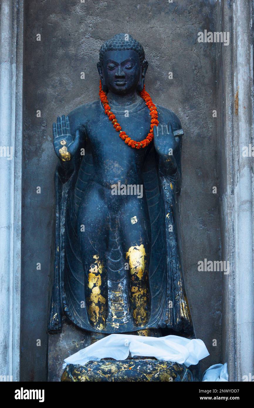 Statue of Lord Budhha With Blessing Hands, Mahabodhi Temple, Bodh Gaya ...
