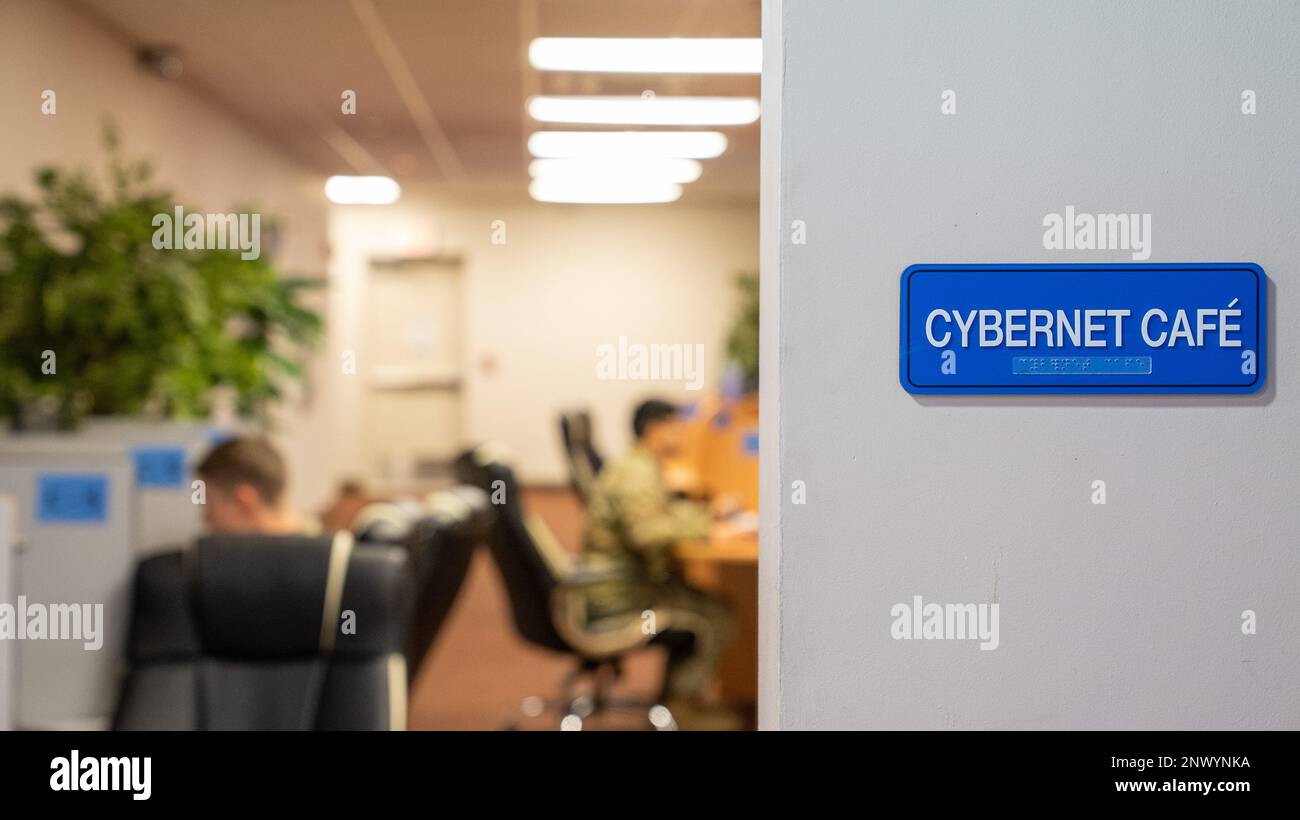 The Cybernet Cafe section at the MWR Warrior Zone Stock Photo - Alamy