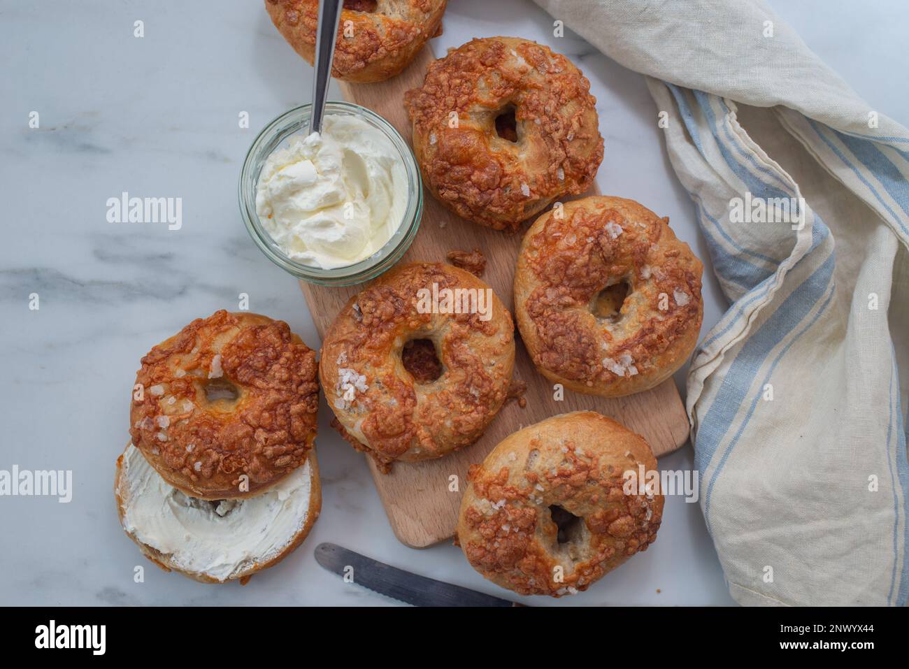 Traditional chinese bagels hi-res stock photography and images - Alamy