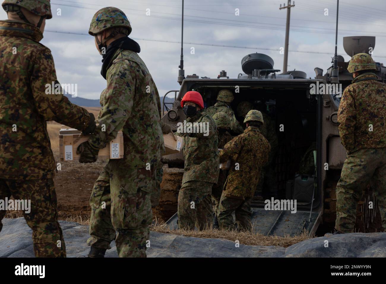 Soldiers with the 1st Amphibious Rapid Deployment Regiment, Japan ...