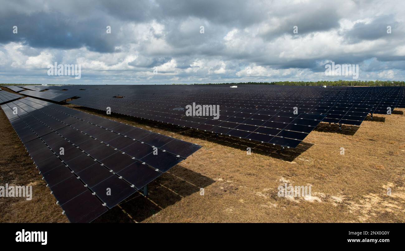 240 solar panel hi-res stock photography and images - Alamy