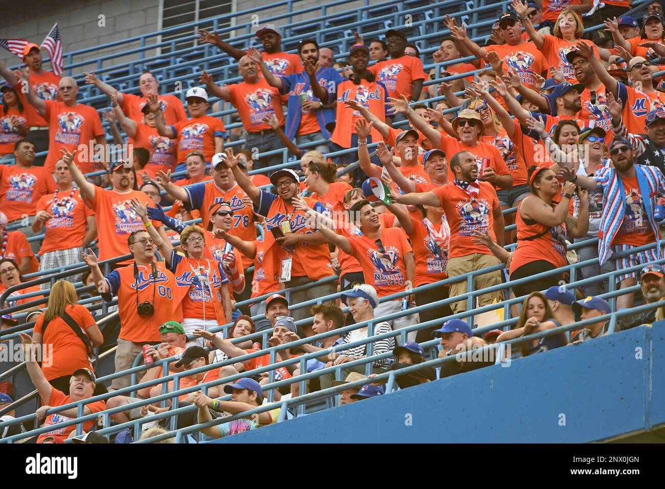 TORONTO, ON - JULY 04: New York Mets fans cheer for their team during ...