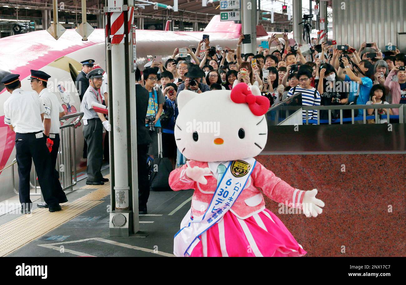 A Hello Kitty-themed “shinkansen” bullet train is unveiled at JR Shin ...