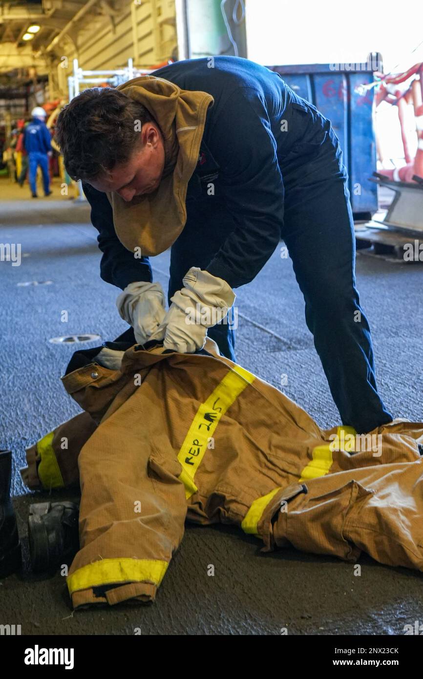 SAN DIEGO (Jan. 31, 2023) Aviation Boatswain’s Mate (Handling) 2nd ...