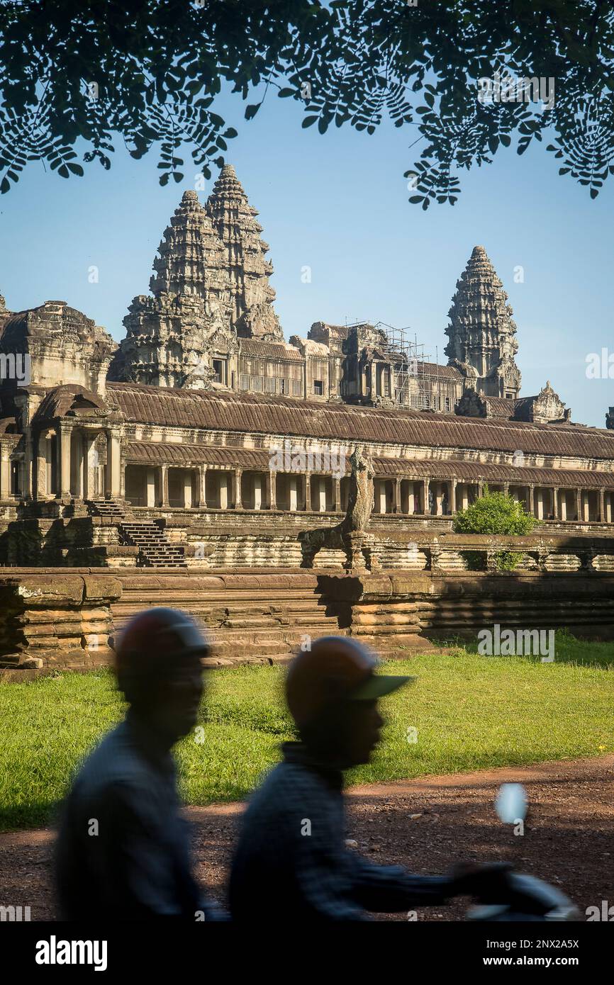 Cambodian temple angkor wat overview hi-res stock photography and ...