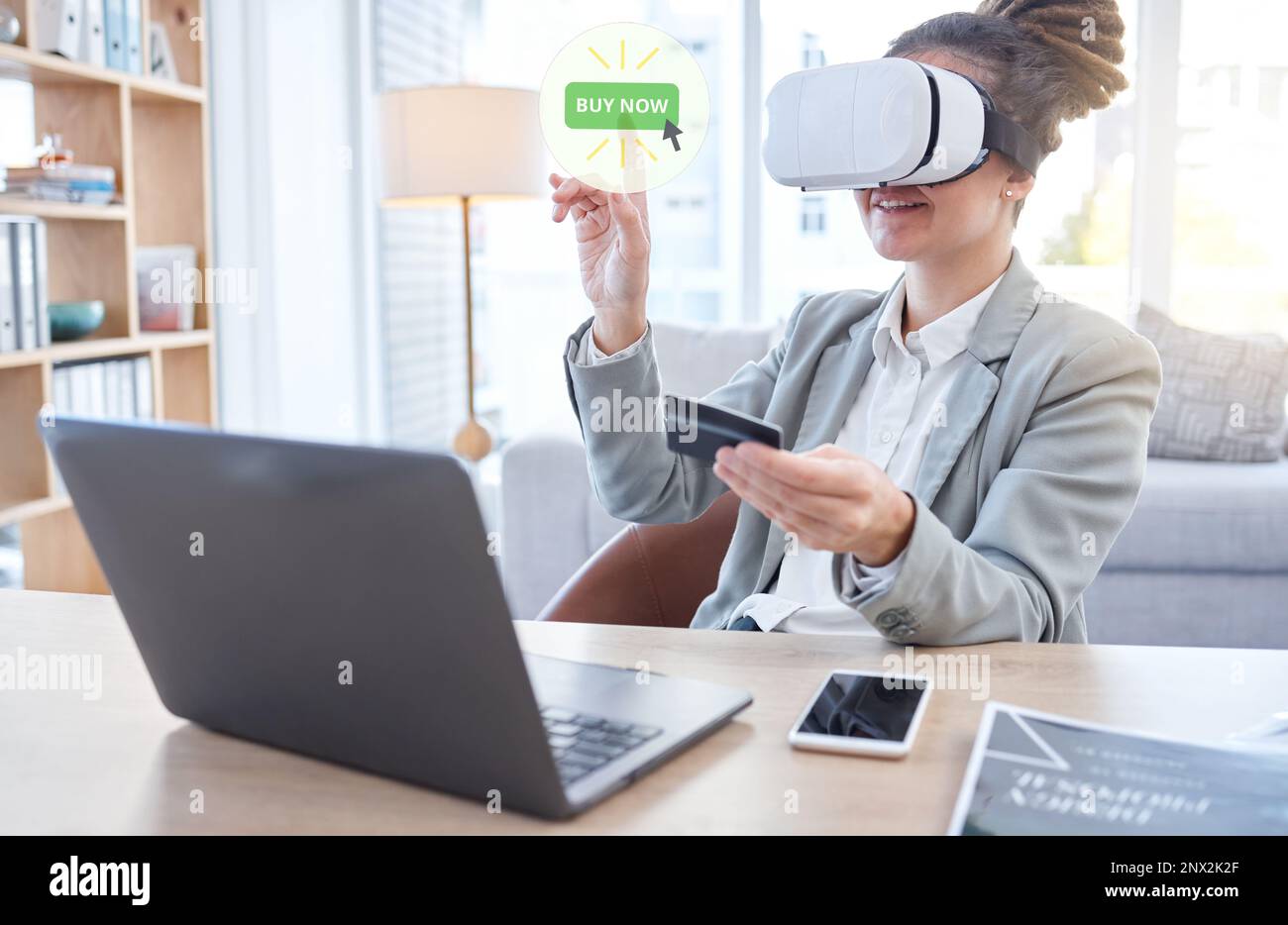 Vr headset online shopping hi-res stock photography and images - Alamy