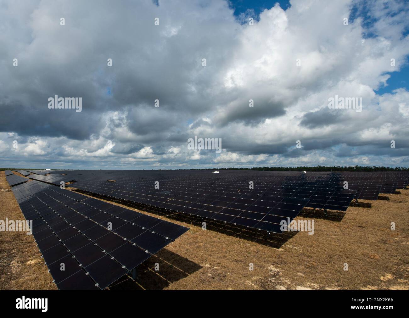 240 solar panel hi-res stock photography and images - Alamy