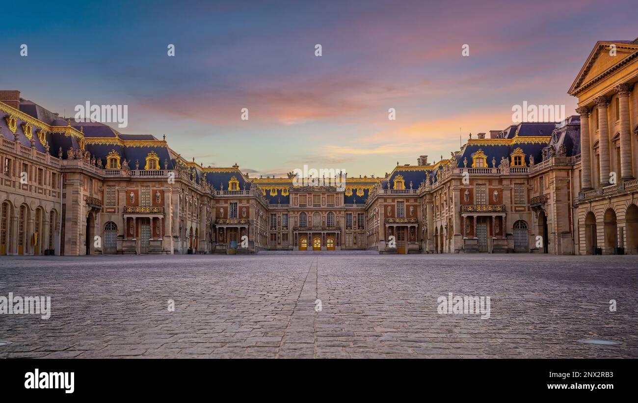Entrance of Chateau de Versailles, near Paris in France at sunset Stock ...