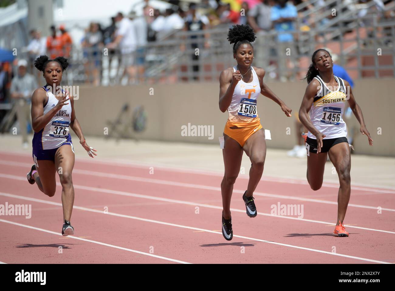 East Carolina's Courtney Warner (376), Tennessee's Maia McCoy (1508 ...